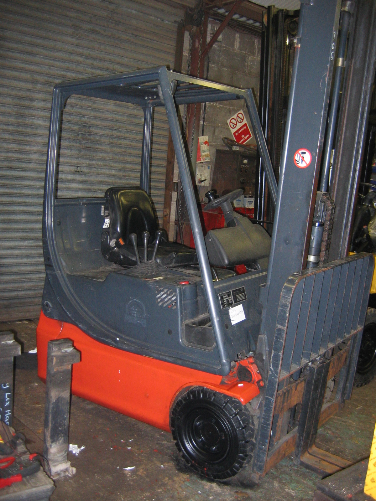 LINDE E14 - Derbyshire Forklifts